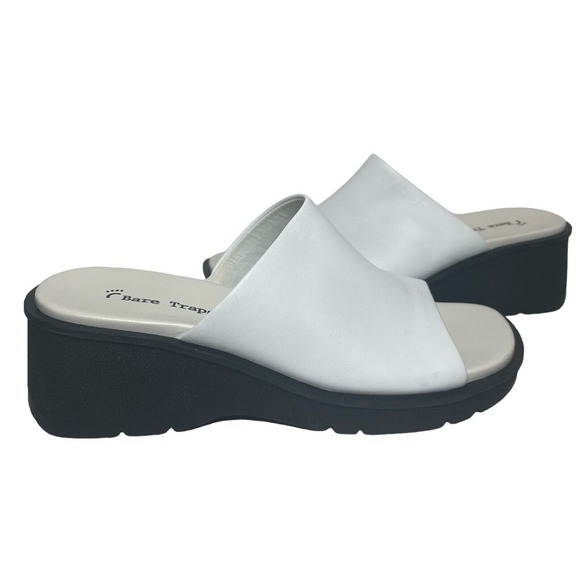 BareTraps | Shoes | Bare Traps White Slip On Sandals Size 9m | Poshmark